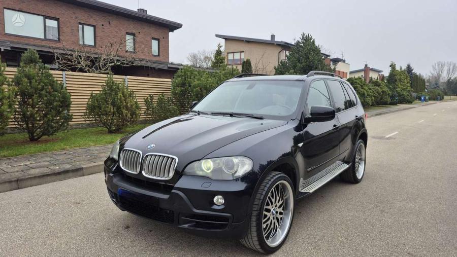 Black BMW X5 2007 in Klaipeda, with an engine capacity of 2.99 L and mileage of 286 thousand km for 6599 €, photo 8 on AUTOMOTO.COM.LV