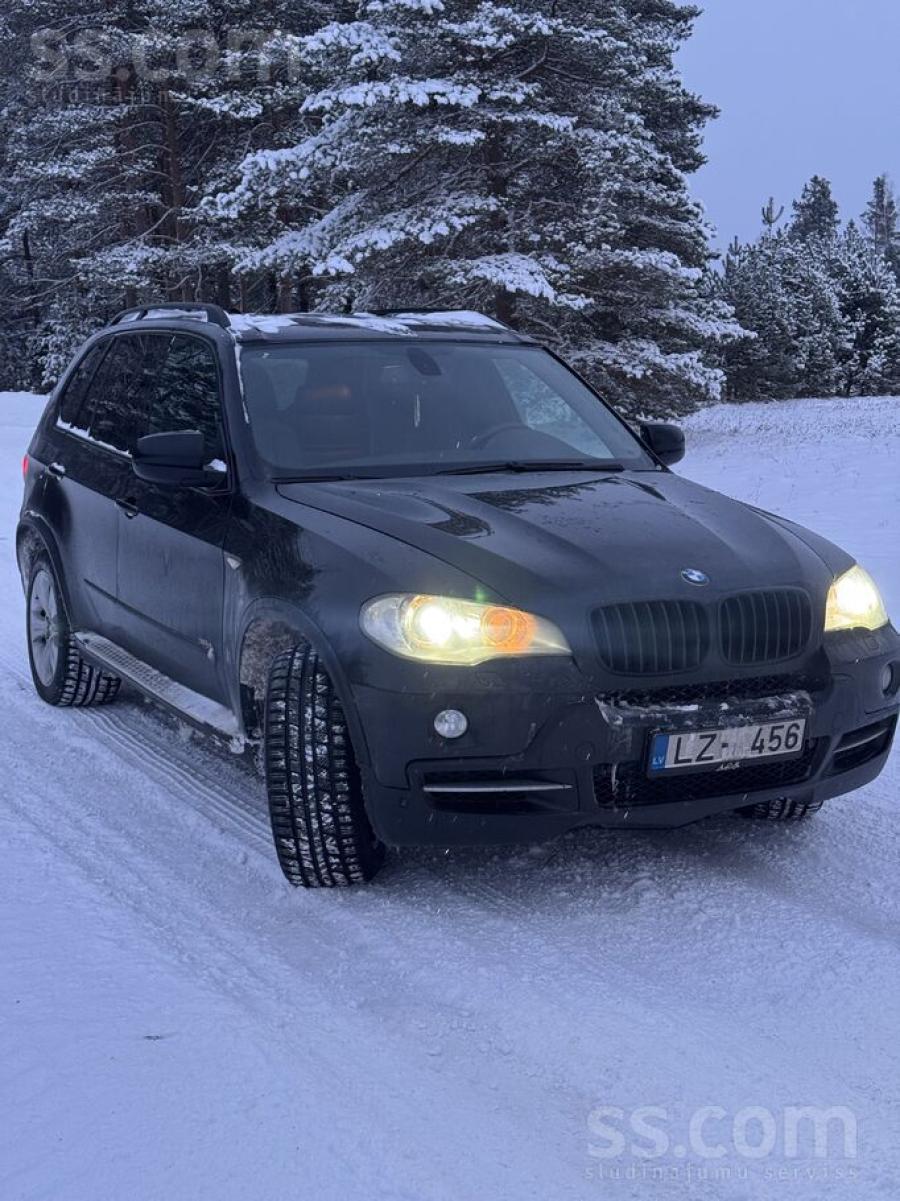 Black BMW X5 2007 in Valka, with an engine capacity of 3.00 L and mileage of 418 thousand km for 8700 €, photo 1 on AUTOMOTO.COM.LV