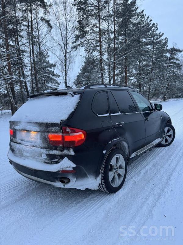 Black BMW X5 2007 in Valka, with an engine capacity of 3.00 L and mileage of 418 thousand km for 8555 €, photo 3 on AUTOMOTO.COM.LV