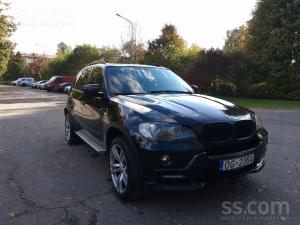 Black BMW X5 2007 in Riga, with an engine capacity of 3.00 L and mileage of 353 thousand km for 9000 €, photo 3 on AUTOMOTO.COM.LV