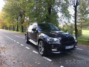 Black BMW X5 2007 in Riga, with an engine capacity of 3.00 L and mileage of 353 thousand km for 9000 €, photo 5 on AUTOMOTO.COM.LV