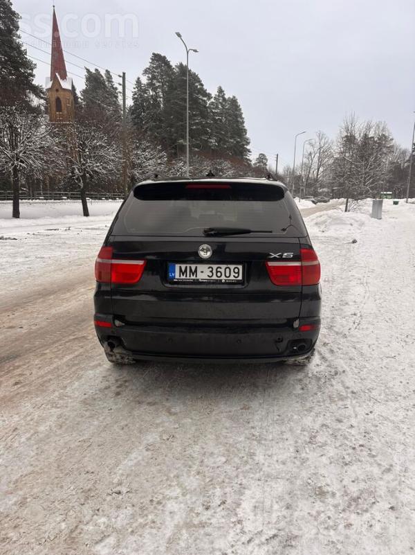 Black BMW X5 2007 in Ogre, with an engine capacity of 3.00 L and mileage of 393 thousand km for 6700 €, photo 4 on AUTOMOTO.COM.LV