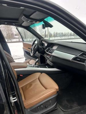 Melns BMW X5 2007 Marijampole, ar dzinēja tilpumu 2.99 L un nobraukumu 268 tūkst. km par 7400 €, foto 9 vietnē AUTOMOTO.COM.LV