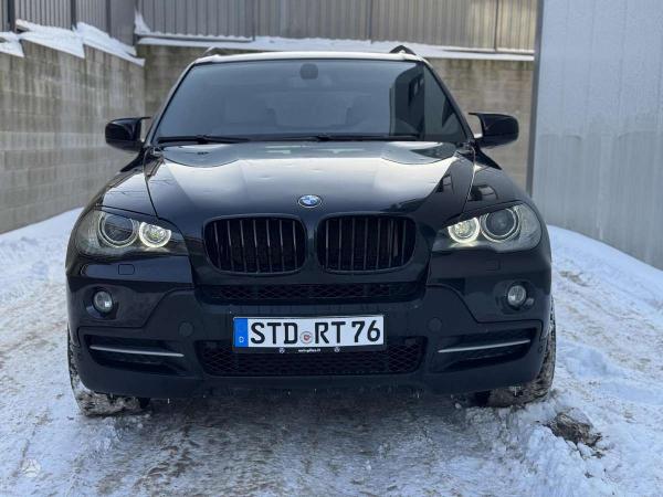 Black BMW X5 2007 in Vilnius, with an engine capacity of 2.99 L and mileage of 292 thousand km for 7790 €, photo 2 on AUTOMOTO.COM.LV