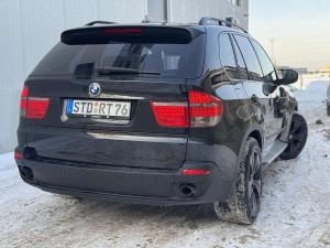 Black BMW X5 2007 in Vilnius, with an engine capacity of 2.99 L and mileage of 292 thousand km for 7790 €, photo 6 on AUTOMOTO.COM.LV