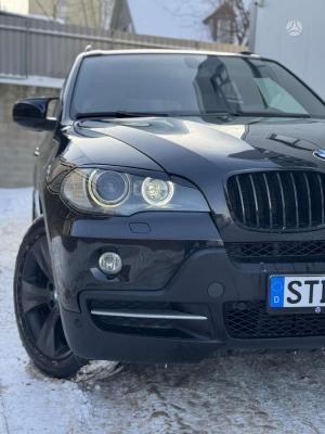Black BMW X5 2007 in Vilnius, with an engine capacity of 2.99 L and mileage of 292 thousand km for 7790 €, photo 8 on AUTOMOTO.COM.LV