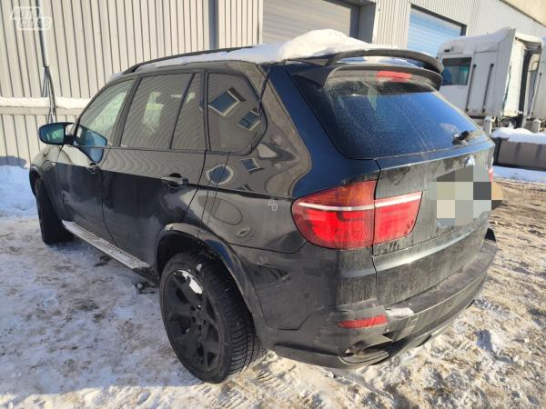Black BMW X5 2007 in Kaunas, with an engine capacity of 4.80 L and mileage of 305 thousand km for 4400 €, photo 2 on AUTOMOTO.COM.LV