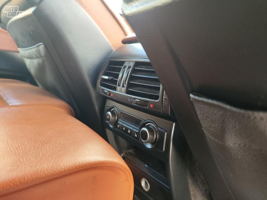 Melns BMW X5 2007 Kauņa, ar dzinēja tilpumu 4.80 L un nobraukumu 305 tūkst. km par 4400 €, foto 12 vietnē AUTOMOTO.COM.LV