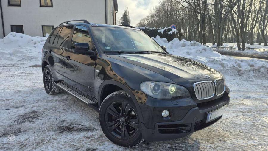 Black BMW X5 2007 in Klaipeda, with an engine capacity of 2.99 L and mileage of 286 thousand km for 6500 €, photo 1 on AUTOMOTO.COM.LV