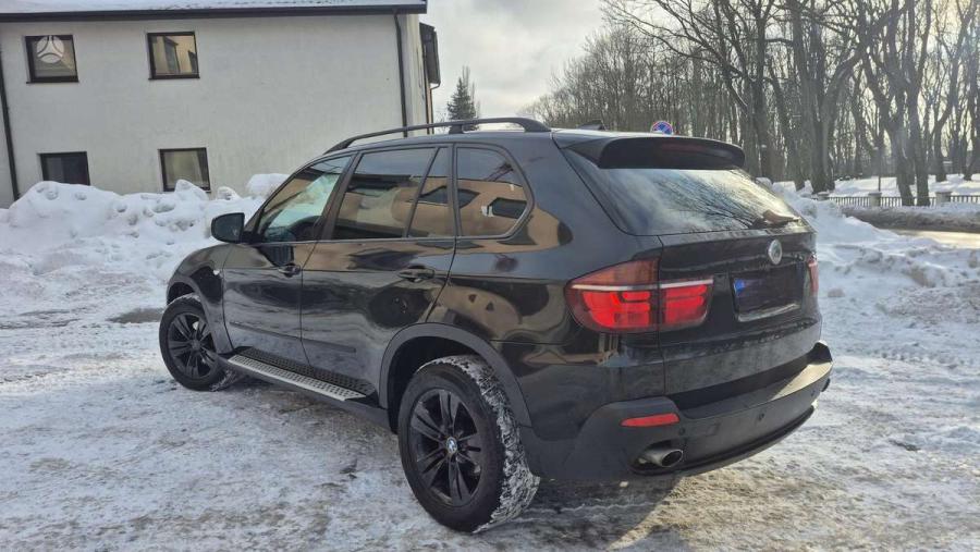 Black BMW X5 2007 in Klaipeda, with an engine capacity of 2.99 L and mileage of 286 thousand km for 6500 €, photo 2 on AUTOMOTO.COM.LV