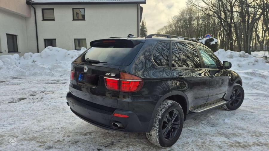 Black BMW X5 2007 in Klaipeda, with an engine capacity of 2.99 L and mileage of 286 thousand km for 6500 €, photo 4 on AUTOMOTO.COM.LV