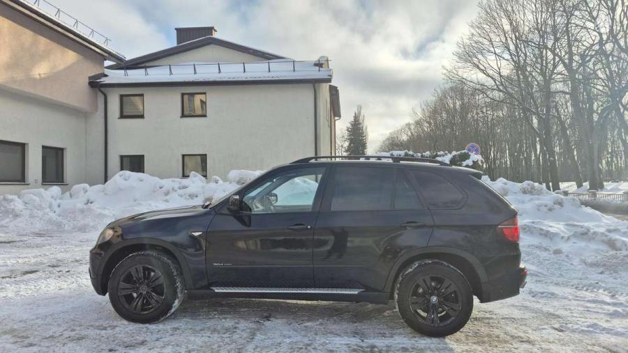 Black BMW X5 2007 in Klaipeda, with an engine capacity of 2.99 L and mileage of 286 thousand km for 6500 €, photo 5 on AUTOMOTO.COM.LV