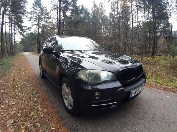 Melns BMW X5 2007 Viļņa, ar dzinēja tilpumu 3.00 L un nobraukumu 284 tūkst. km par 7600 €, foto 2 vietnē AUTOMOTO.COM.LV