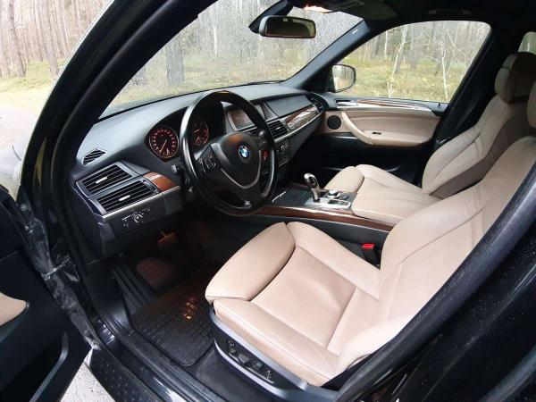 Melns BMW X5 2007 Viļņa, ar dzinēja tilpumu 3.00 L un nobraukumu 284 tūkst. km par 7600 €, foto 3 vietnē AUTOMOTO.COM.LV