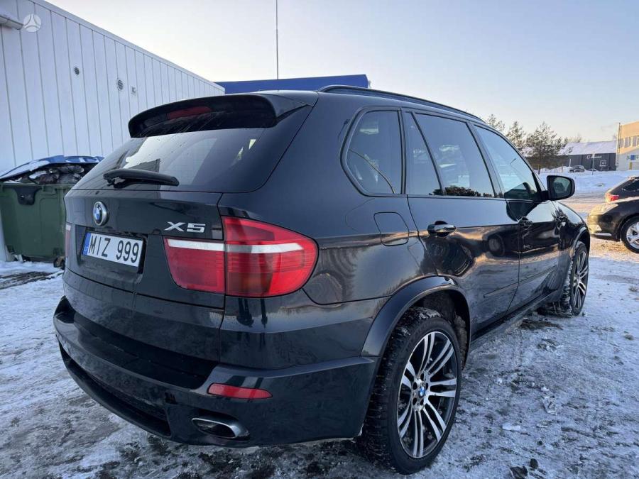 Black BMW X5 2007 in Silale, with an engine capacity of 4.80 L and mileage of 281 thousand km for 8400 €, photo 5 on AUTOMOTO.COM.LV