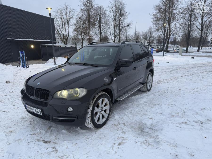 Black BMW X5 2007 in Kaunas, with an engine capacity of 3.00 L and mileage of 290 thousand km for 8250 €, photo 4 on AUTOMOTO.COM.LV