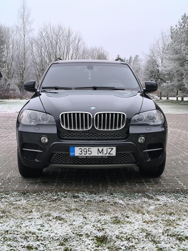 Black BMW X5 2007 in Rapla, with an engine capacity of 3.00 L and mileage of 345 thousand km for 8400 €, photo 1 on AUTOMOTO.COM.LV