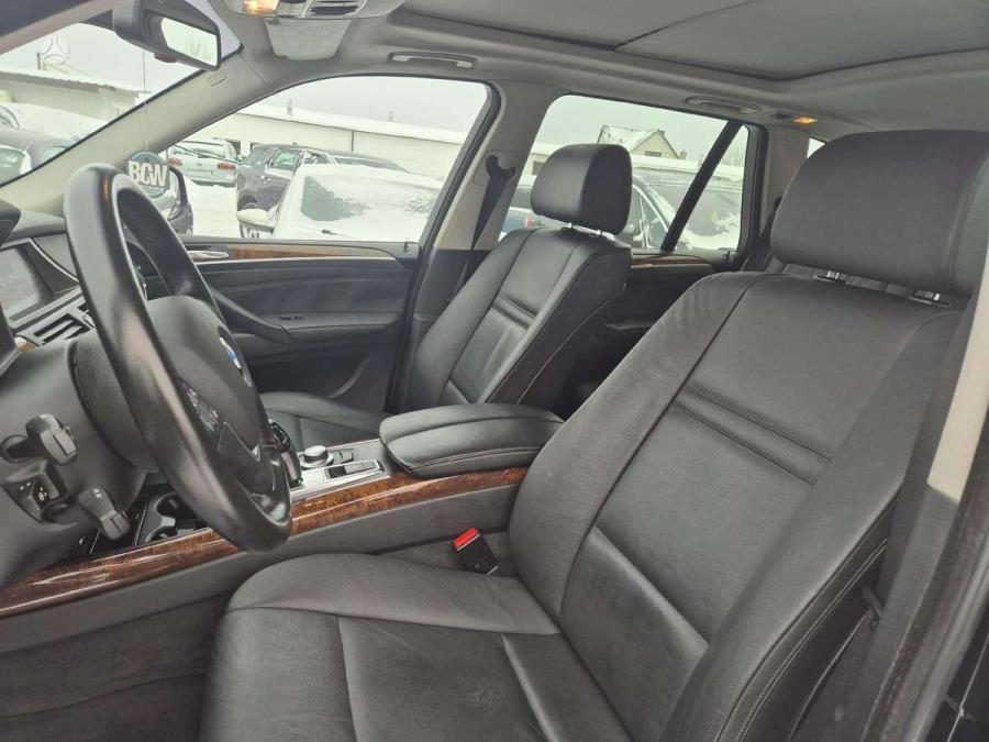Melns BMW X5 2007 Utena, ar dzinēja tilpumu 2.99 L un nobraukumu 205 tūkst. km par 8250 €, foto 19 vietnē AUTOMOTO.COM.LV