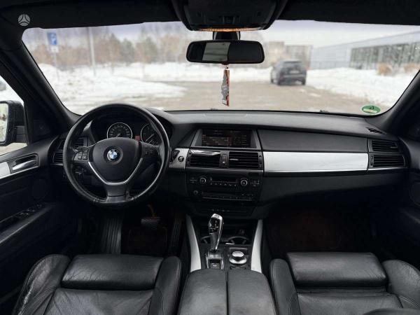 Black BMW X5 2007 in Vilnius, with an engine capacity of 2.99 L and mileage of 390 thousand km for 8450 €, photo 10 on AUTOMOTO.COM.LV