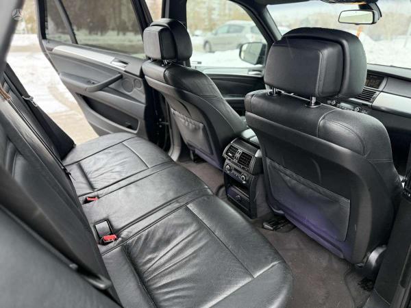 Черный БМВ Х5 2007 в Вильнюс, объемом двигателя 2.99 л и пробегом 390 тыс. км за 8450 €, фото 11 на AUTOMOTO.COM.LV