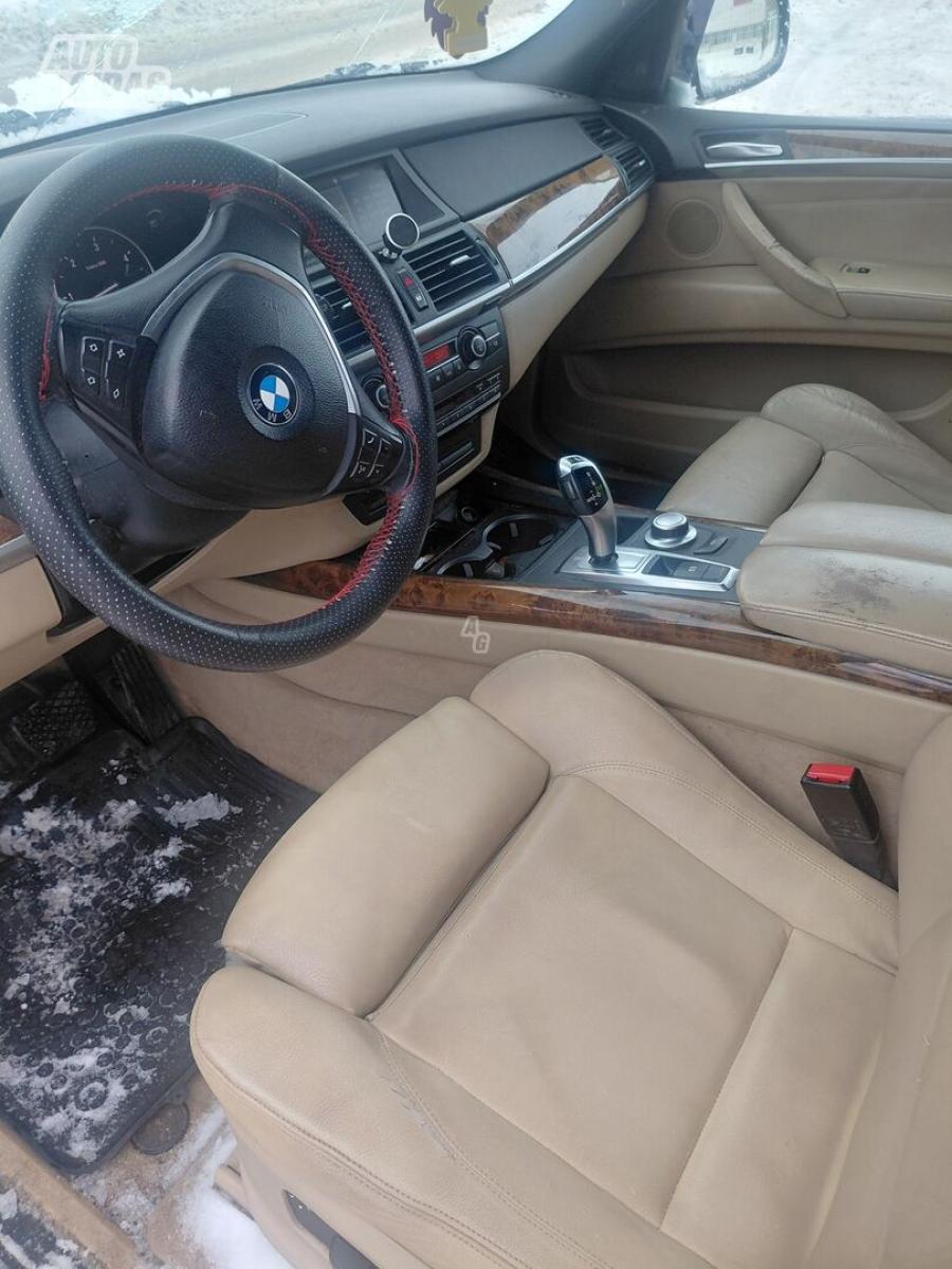 Melns BMW X5 2007 Alīta, ar dzinēja tilpumu 3.00 L un nobraukumu 300 tūkst. km par 6400 €, foto 18 vietnē AUTOMOTO.COM.LV