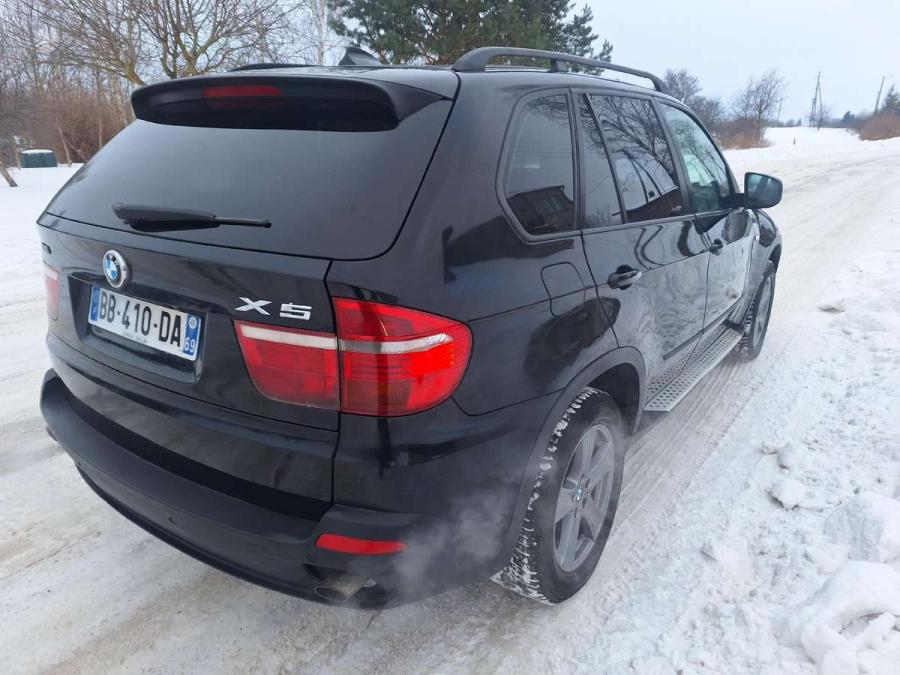 Black BMW X5 2007 in Kelme, with an engine capacity of 3.00 L and mileage of 240 thousand km for 6500 €, photo 4 on AUTOMOTO.COM.LV