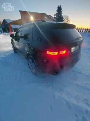 Black BMW X5 2007 in Alytus, with an engine capacity of 3.00 L and mileage of 300 thousand km for 6300 €, photo 4 on AUTOMOTO.COM.LV