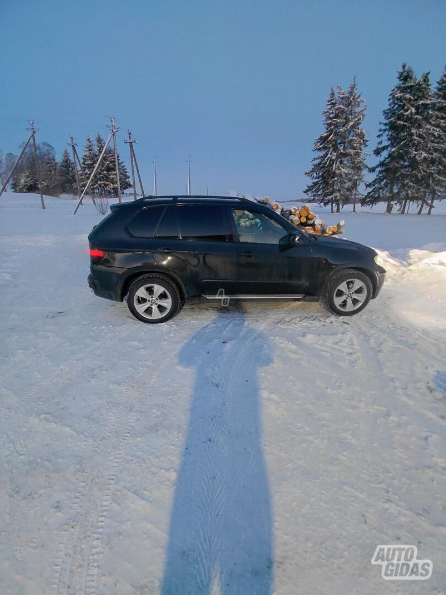 Black BMW X5 2007 in Alytus, with an engine capacity of 3.00 L and mileage of 300 thousand km for 6300 €, photo 11 on AUTOMOTO.COM.LV