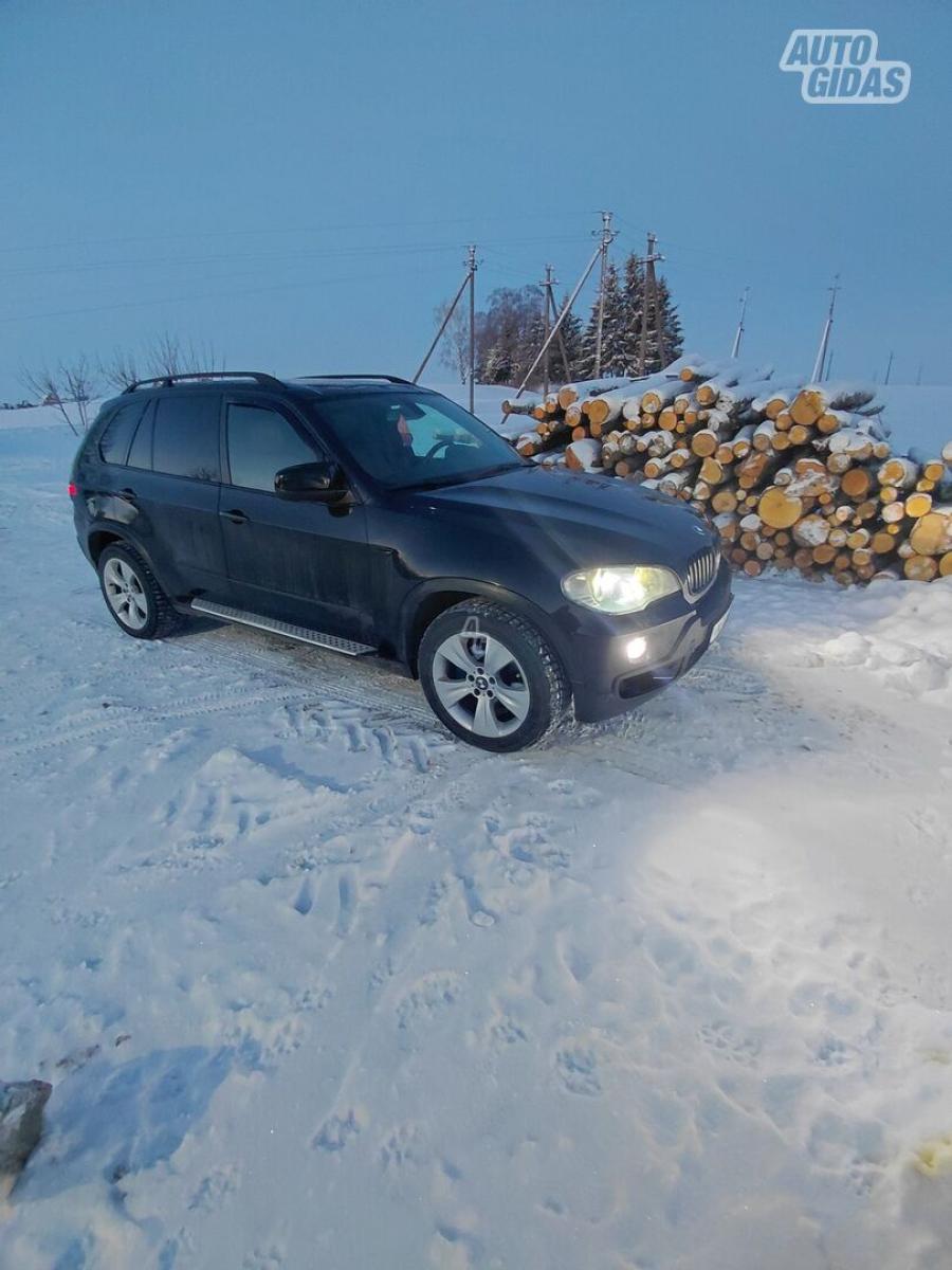 Black BMW X5 2007 in Alytus, with an engine capacity of 3.00 L and mileage of 300 thousand km for 6300 €, photo 12 on AUTOMOTO.COM.LV
