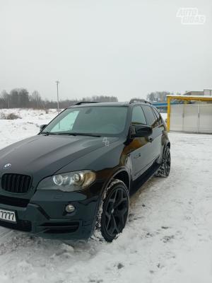 Black BMW X5 2007 in Vilnius, with an engine capacity of 3.00 L and mileage of 330 thousand km for 9400 €, photo 2 on AUTOMOTO.COM.LV