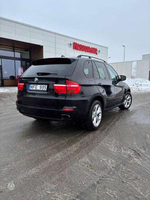 Black BMW X5 2007 in Klaipeda, with an engine capacity of 2.99 L and mileage of 350 thousand km for 7900 €, photo 11 on AUTOMOTO.COM.LV