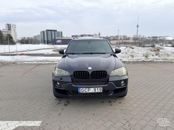 Black BMW X5 2007 in Vilnius, with an engine capacity of 3.00 L and mileage of 381 thousand km for 6650 €, photo 3 on AUTOMOTO.COM.LV