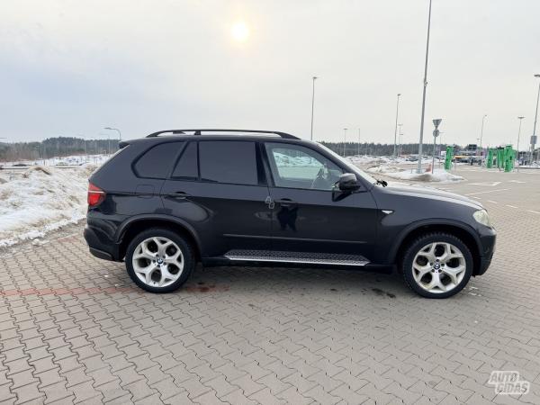 Black BMW X5 2007 in Vilnius, with an engine capacity of 3.00 L and mileage of 381 thousand km for 6650 €, photo 5 on AUTOMOTO.COM.LV