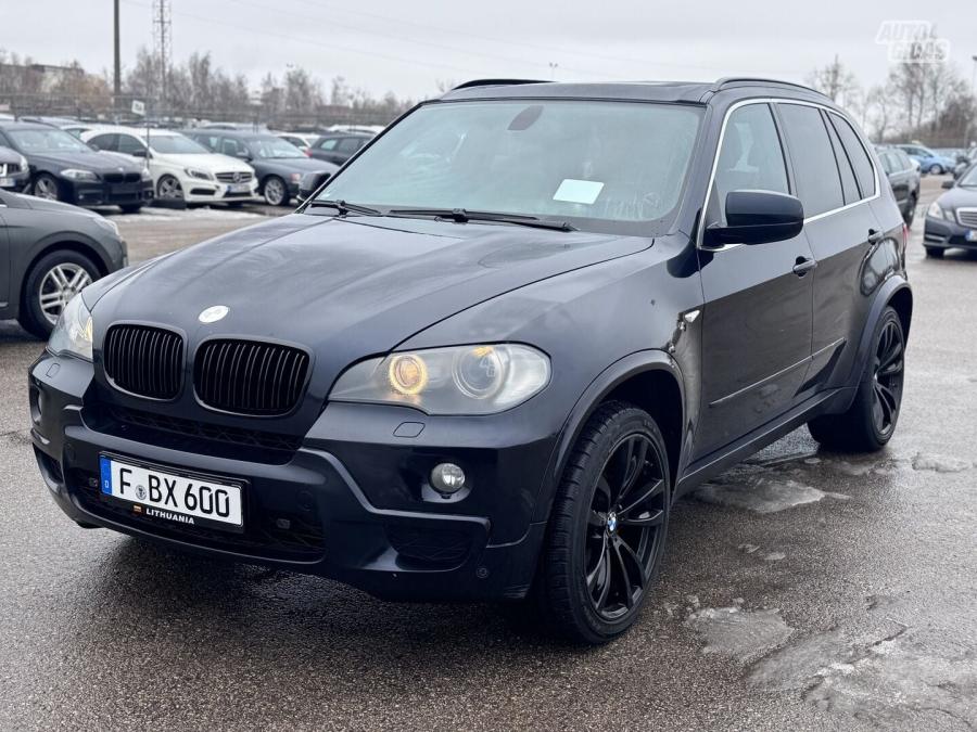Black BMW X5 2007 in Marijampole, with an engine capacity of 3.00 L and mileage of 273 thousand km for 8900 €, photo 1 on AUTOMOTO.COM.LV