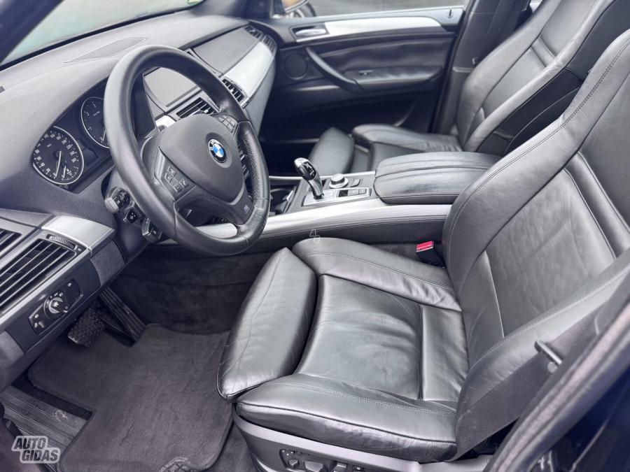 Black BMW X5 2007 in Marijampole, with an engine capacity of 3.00 L and mileage of 273 thousand km for 8900 €, photo 6 on AUTOMOTO.COM.LV
