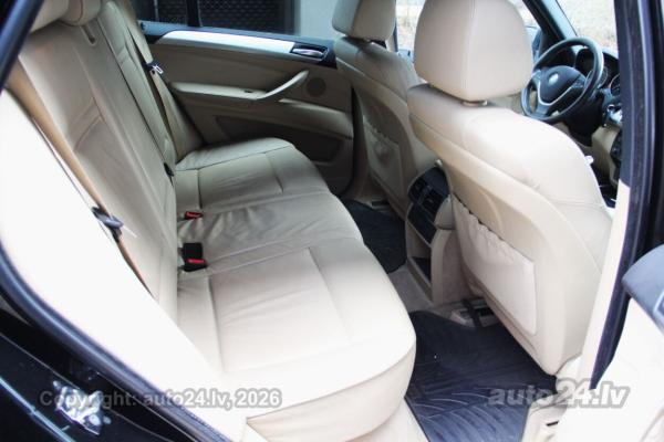 Black BMW X5 2007 in Tartu, with an engine capacity of 3.00 L and mileage of 320 thousand km for 8990 €, photo 11 on AUTOMOTO.COM.LV