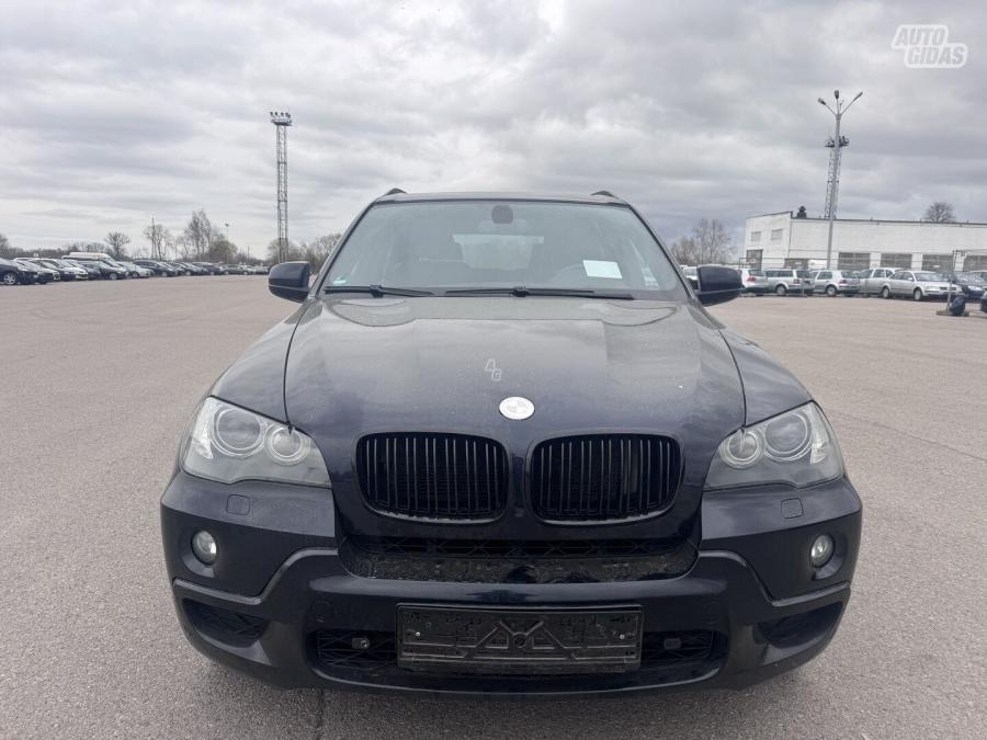 Black BMW X5 2007 in Marijampole, with an engine capacity of 3.00 L and mileage of 273 thousand km for 8000 €, photo 1 on AUTOMOTO.COM.LV