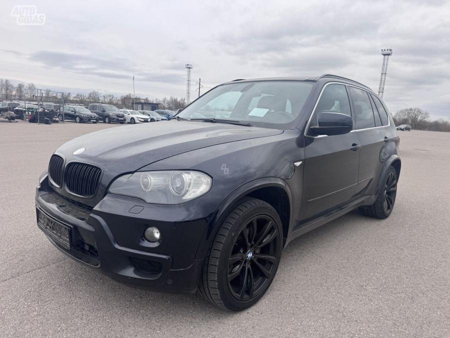 Black BMW X5 2007 in Marijampole, with an engine capacity of 3.00 L and mileage of 273 thousand km for 8000 €, photo 2 on AUTOMOTO.COM.LV