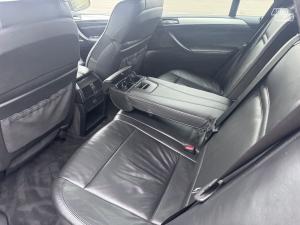 Black BMW X5 2007 in Marijampole, with an engine capacity of 3.00 L and mileage of 273 thousand km for 8000 €, photo 8 on AUTOMOTO.COM.LV