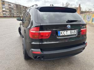 Black BMW X5 2007 in Vilnius, with an engine capacity of 3.00 L and mileage of 334 thousand km for 8500 €, photo 8 on AUTOMOTO.COM.LV