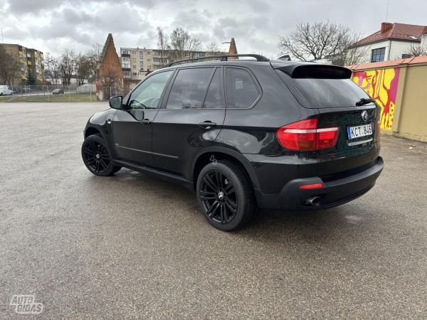Black BMW X5 2007 in Vilnius, with an engine capacity of 3.00 L and mileage of 334 thousand km for 8500 €, photo 8 on AUTOMOTO.COM.LV