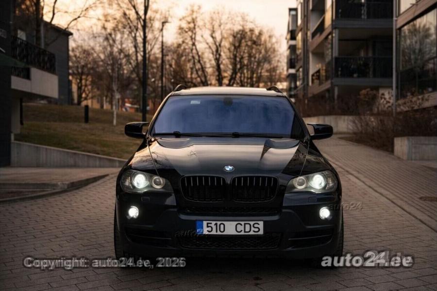 Melns BMW X5 2007 Tartu, ar dzinēja tilpumu 4.80 L un nobraukumu 264 tūkst. km par 6999 €, foto 1 vietnē AUTOMOTO.COM.LV