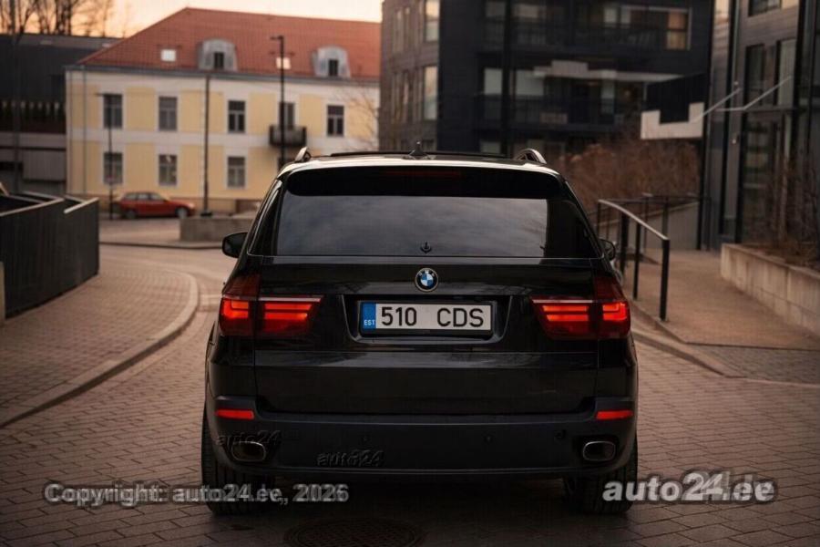 Melns BMW X5 2007 Tartu, ar dzinēja tilpumu 4.80 L un nobraukumu 264 tūkst. km par 6999 €, foto 3 vietnē AUTOMOTO.COM.LV