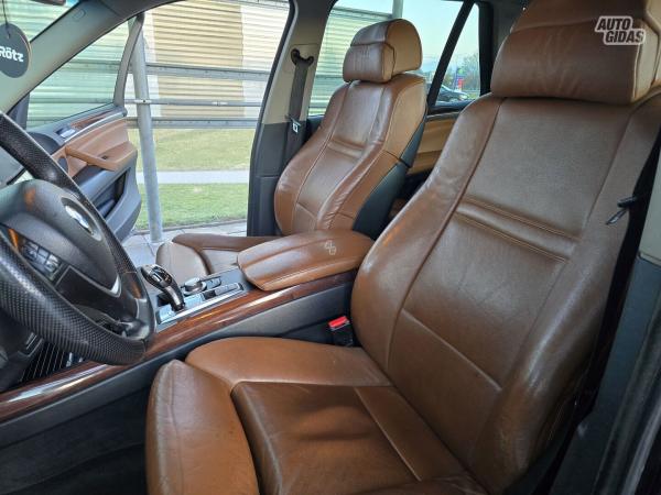 Melns BMW X5 2007 Šauļi, ar dzinēja tilpumu 3.00 L un nobraukumu 495 tūkst. km par 5700 €, foto 6 vietnē AUTOMOTO.COM.LV