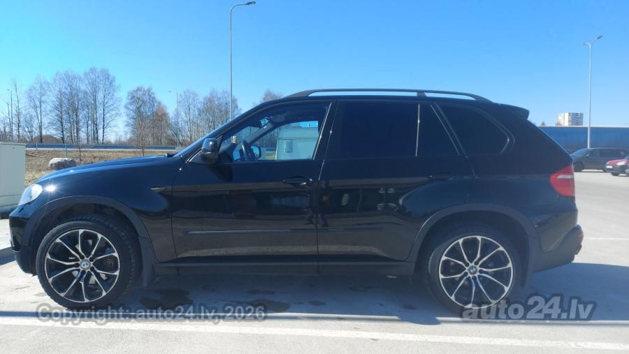Melns BMW X5 2007 Tallina, ar dzinēja tilpumu 3.00 L un nobraukumu 242 tūkst. km par 7500 €, foto 5 vietnē AUTOMOTO.COM.LV