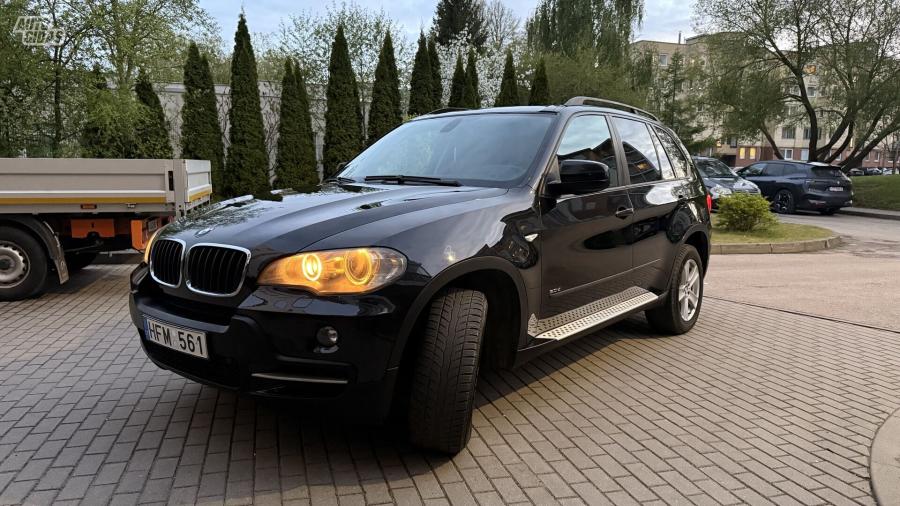 Black BMW X5 2007 in Vilnius, with an engine capacity of 3.00 L and mileage of 430 thousand km for 5900 €, photo 3 on AUTOMOTO.COM.LV