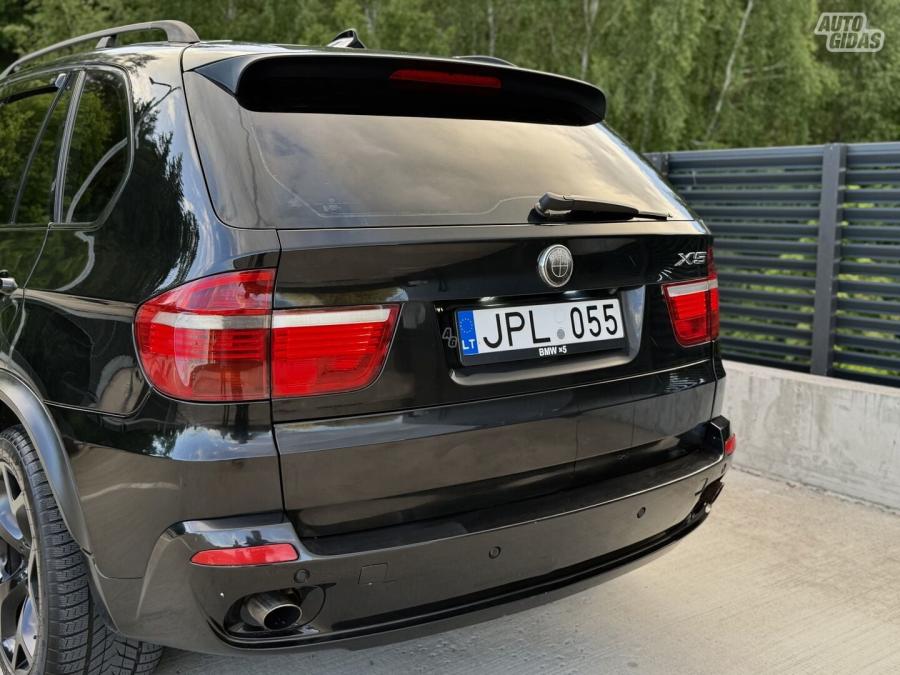 Black BMW X5 2007 in Vilnius, with an engine capacity of 3.00 L and mileage of 283 thousand km for 7100 €, photo 5 on AUTOMOTO.COM.LV