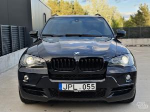 Black BMW X5 2007 in Vilnius, with an engine capacity of 3.00 L and mileage of 283 thousand km for 7100 €, photo 8 on AUTOMOTO.COM.LV