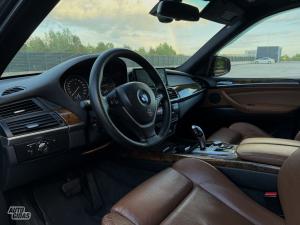 Black BMW X5 2007 in Vilnius, with an engine capacity of 3.00 L and mileage of 283 thousand km for 7100 €, photo 13 on AUTOMOTO.COM.LV