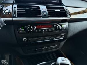 Black BMW X5 2007 in Vilnius, with an engine capacity of 3.00 L and mileage of 283 thousand km for 7100 €, photo 22 on AUTOMOTO.COM.LV